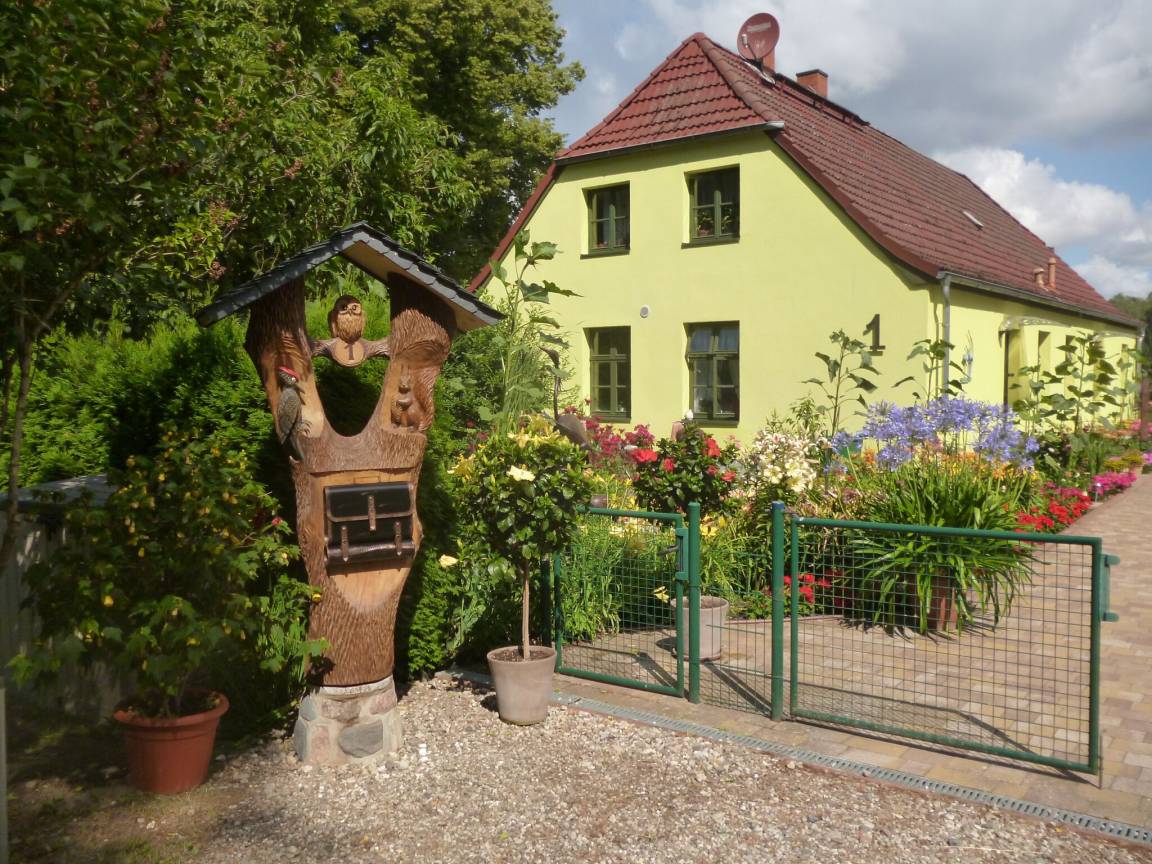 60 M² Ferienwohnung ∙ 1 Schlafzimmer ∙ 3 Gäste - Mecklenburgische Seenplatte