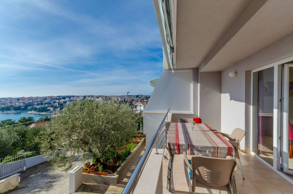 65 M² Ferienwohnung ∙ 2 Schlafzimmer ∙ 5 Gäste - Okrug Gornji