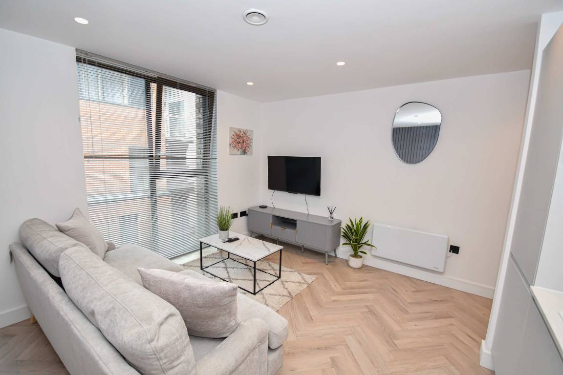 74 M² Apartment ∙ 2 Bedrooms ∙ 4 Guests - HOME Theatre Manchester