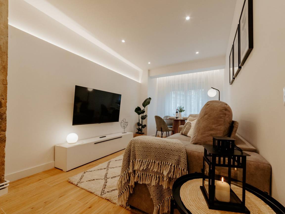 67 M² Apartamento ∙ 2 Quartos ∙ 6 Hóspedes - Logroño