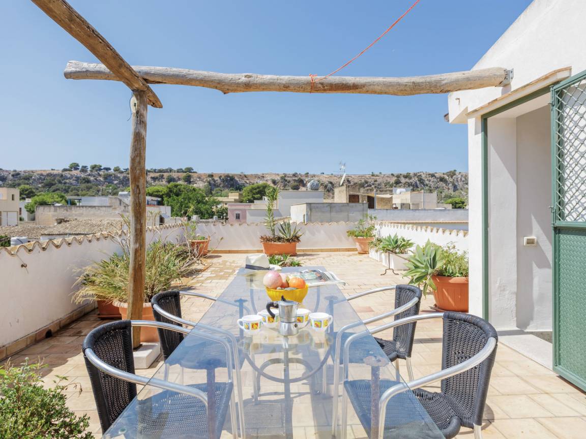 56 M² Apartamento ∙ 2 Habitaciones ∙ 5 Huéspedes - San Vito Lo Capo