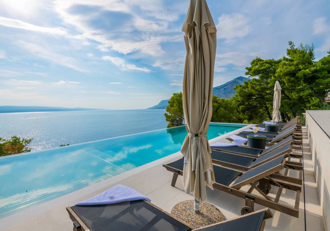 350 M² Villa ∙ 9 Schlafzimmer ∙ 20 Gäste - Baška Voda