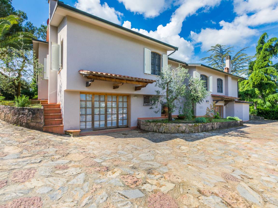 House ∙ 4 Bedrooms ∙ 12 Guests - Cecina