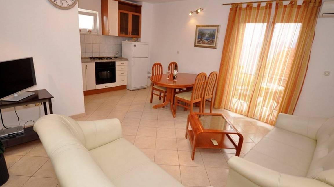 65 M² Ferienwohnung ∙ 2 Schlafzimmer ∙ 4 Gäste - Omiš