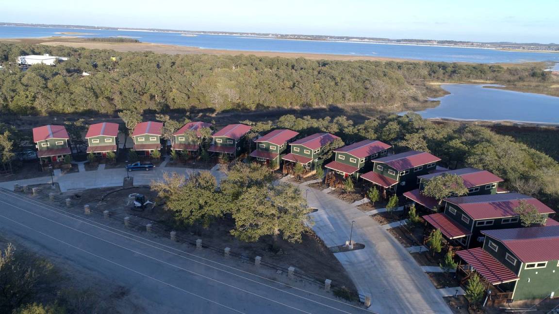 House ∙ 2 Bedrooms ∙ 8 Guests - Runaway Bay, TX