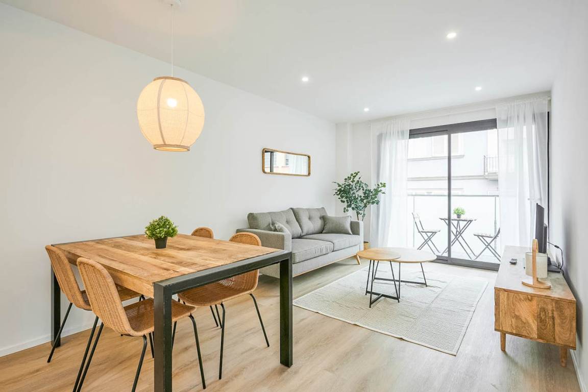 71 M² Apartamento ∙ 3 Habitaciones ∙ 4 Huéspedes - Gavà