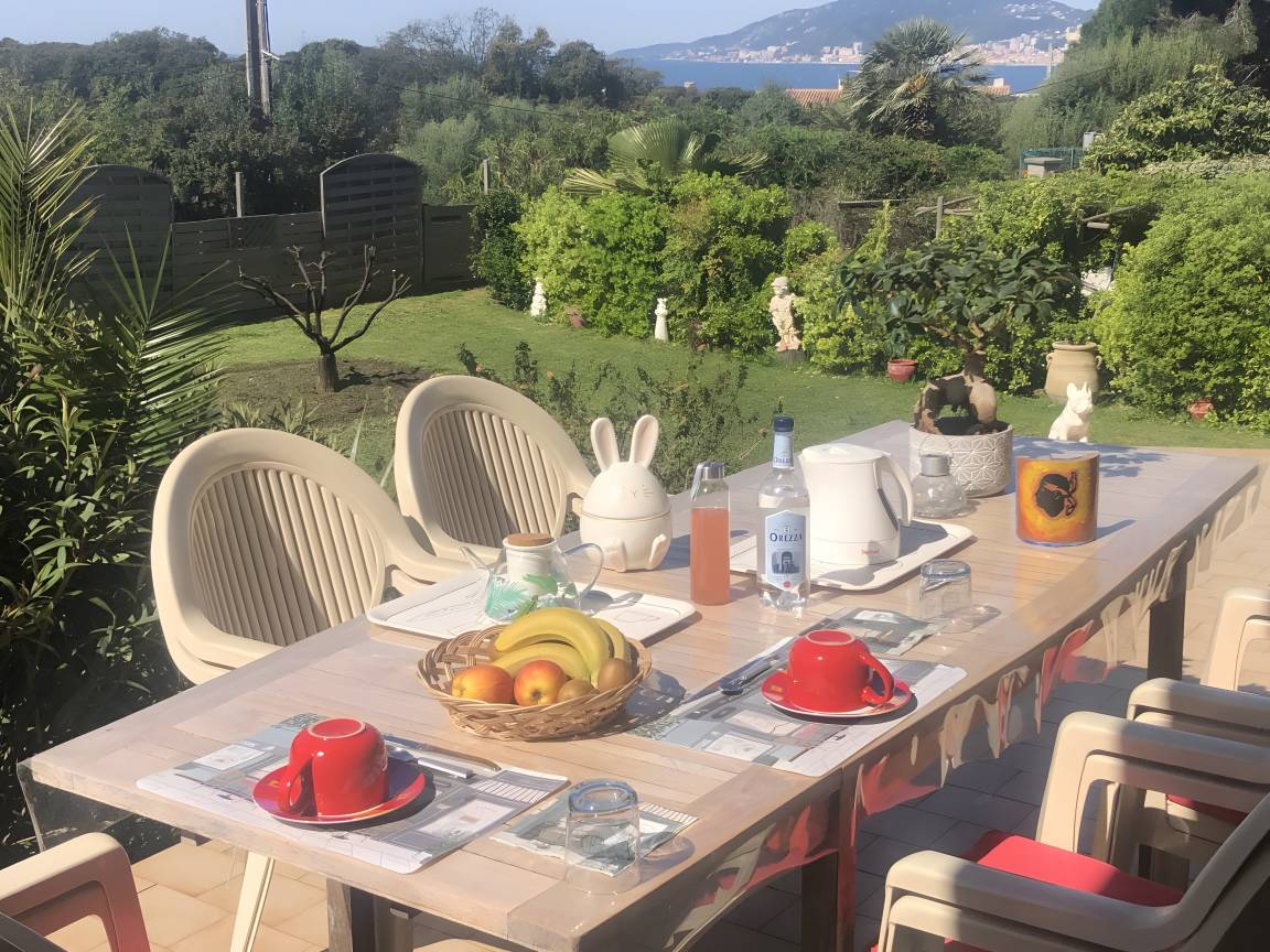 28 M² Chambre D'hôtes ∙ 1 Chambre ∙ 2 Personnes - Ajaccio