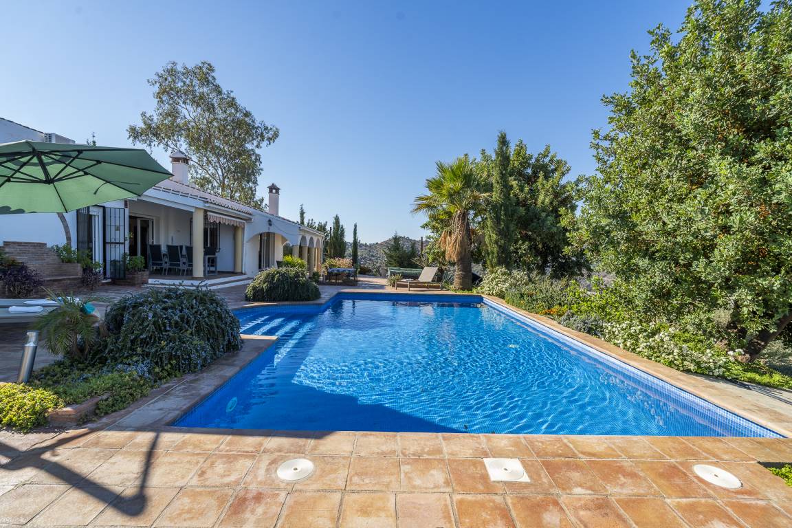 240 M² Villa ∙ 4 Slaapkamers ∙ 10 Gasten - Comares
