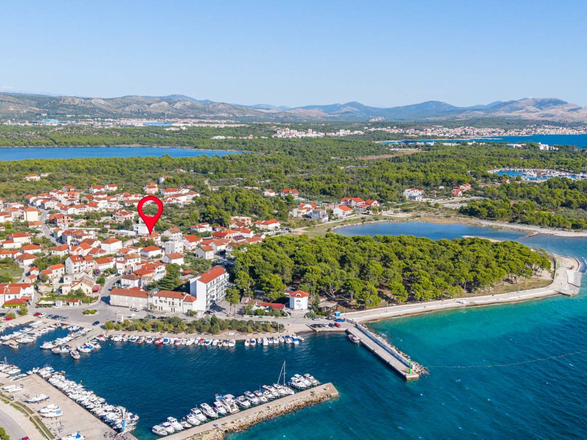 80 M² Ferienhaus ∙ 2 Schlafzimmer ∙ 6 Gäste - Šibenik