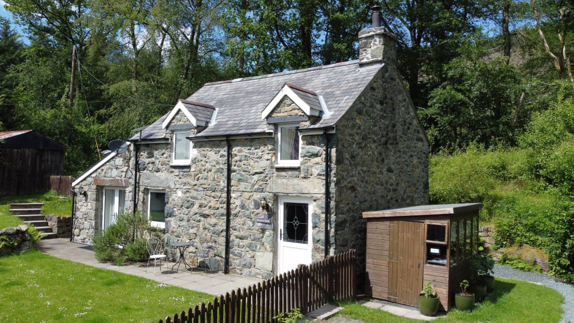 105 M² Cottage ∙ 3 Bedrooms ∙ 4 Guests - Dolgellau