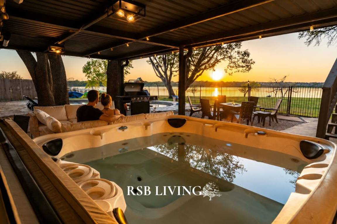 Apartment ∙ 7 Bedrooms ∙ 12 Guests - Rowlett, TX