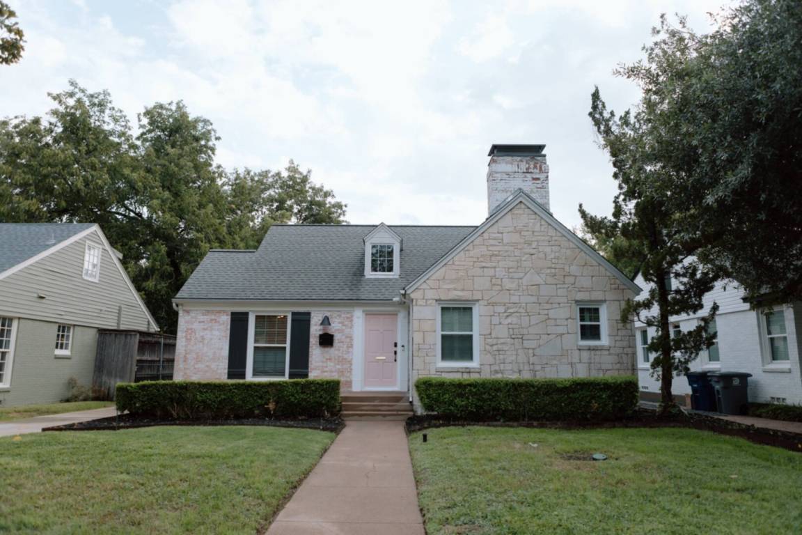 127 M² House ∙ 2 Bedrooms ∙ 8 Guests - Dallas, TX