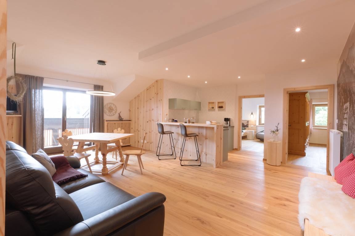103 M² Ferienwohnung ∙ 2 Schlafzimmer ∙ 4 Gäste - Deutschnofen