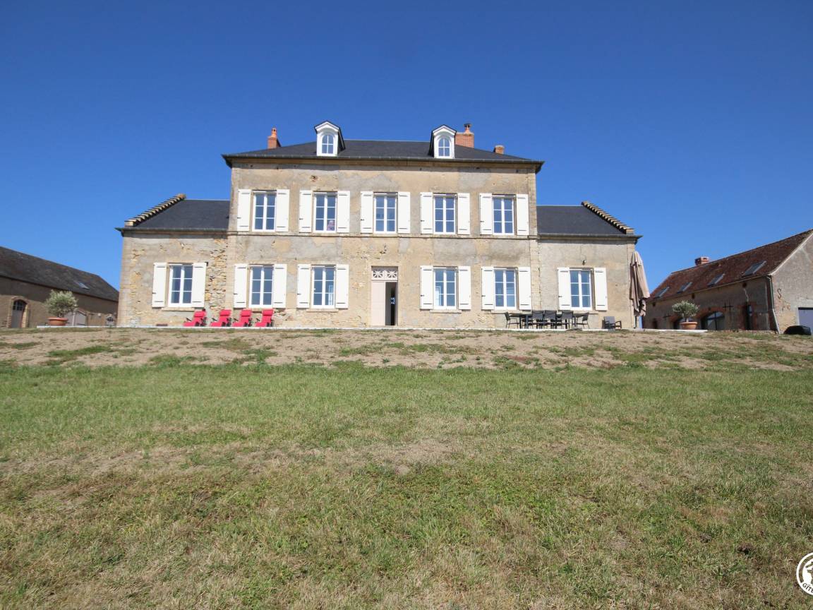 448 M² Cottage ∙ 7 Bedrooms ∙ 14 Guests - Loire