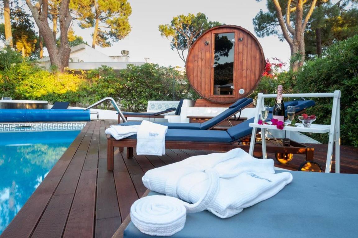 1000 M² Villa ∙ 4 Bedrooms ∙ 8 Guests - Vilamoura