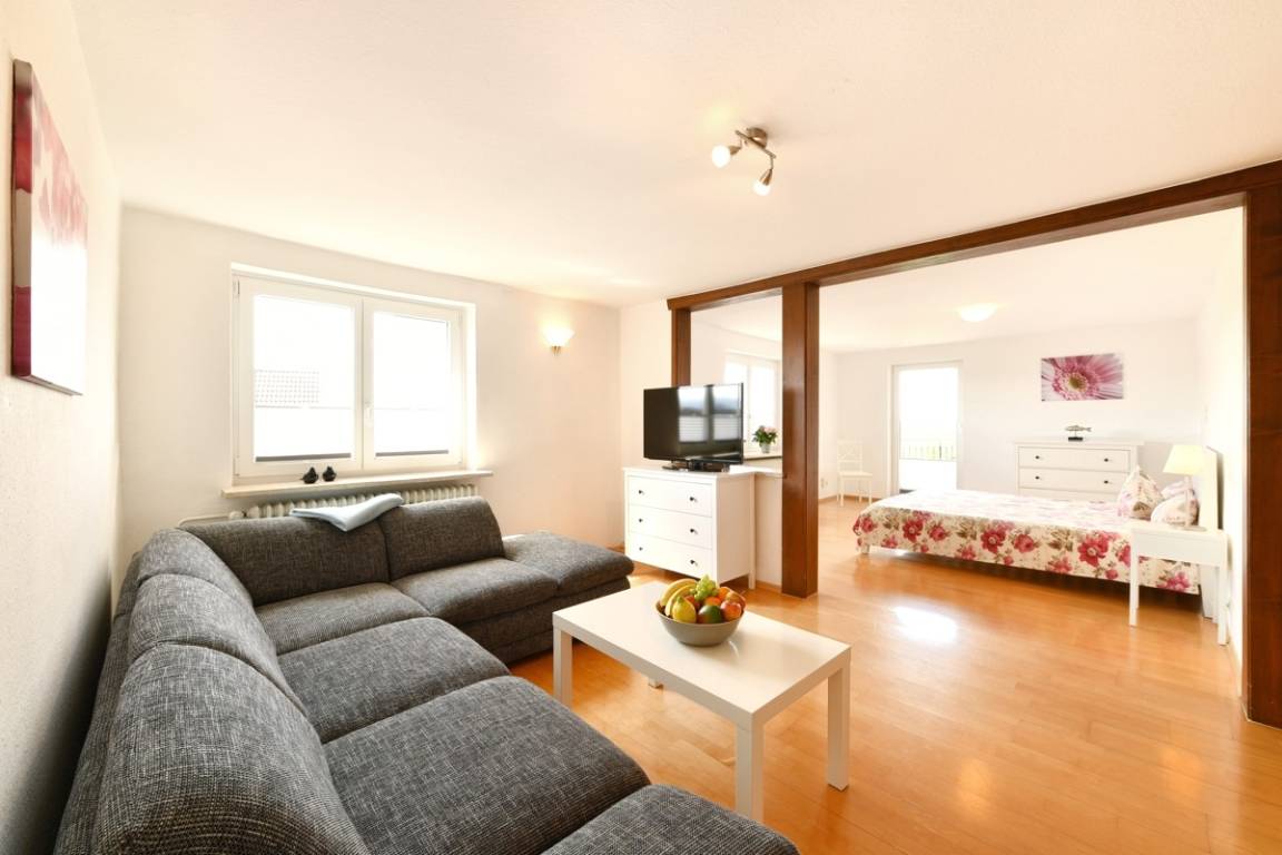 80 M² Ferienwohnung ∙ 2 Schlafzimmer ∙ 4 Gäste - Bregenz