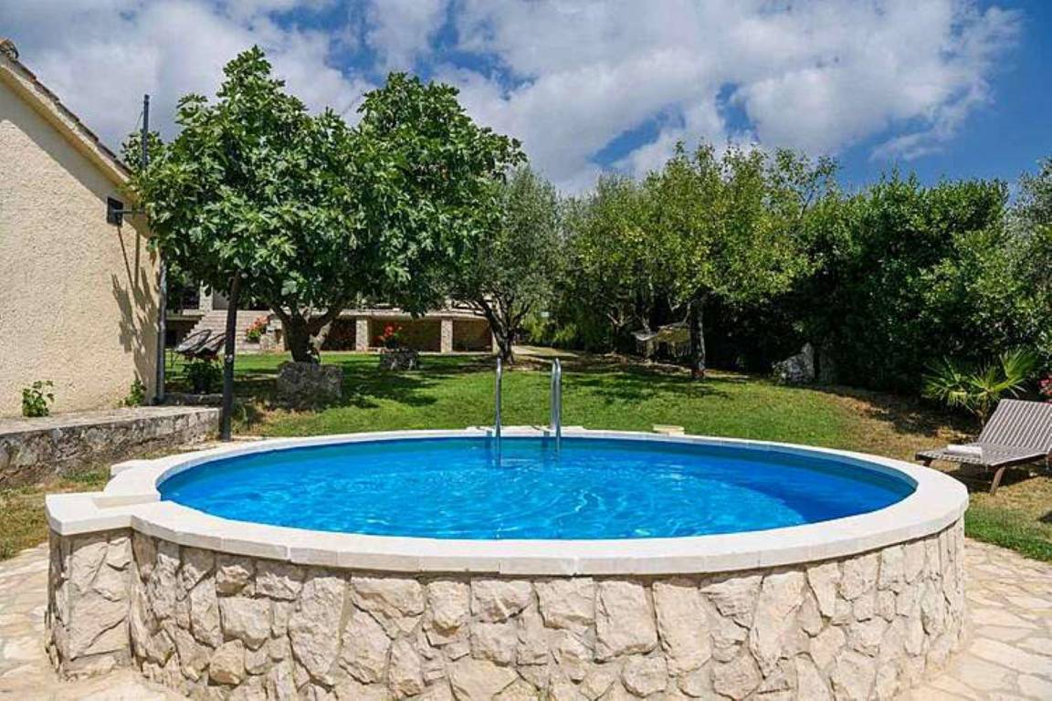 220 M² Maison De Vacances ∙ 4 Chambres ∙ 8 Personnes - Rakalj