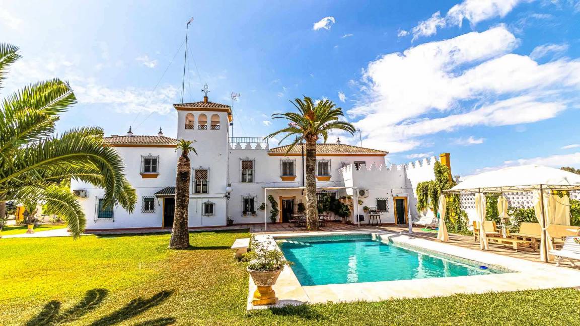 340 M² Casa ∙ 7 Habitaciones ∙ 14 Huéspedes - Marchena