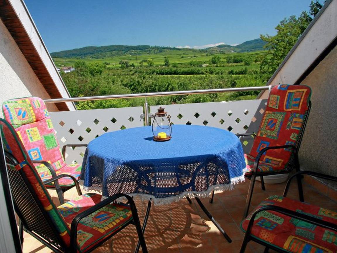 86 M² Appartement ∙ 2 Chambres ∙ 4 Personnes - Ihringen