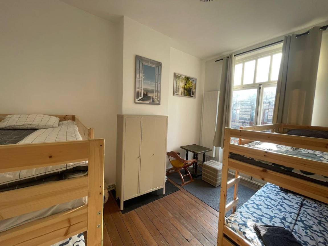 30 M² Huoneisto ∙ 1 Makuuhuone ∙ 40 Vierasta - Schaerbeek