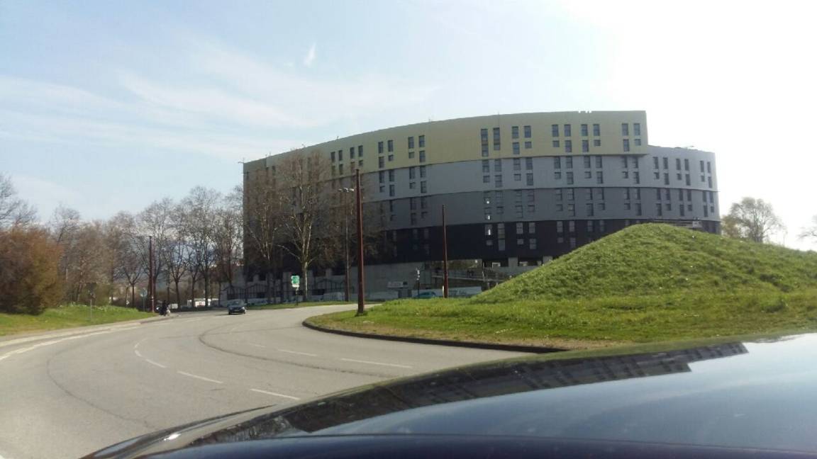Appartement ∙ 6 Slaapkamers ∙ 6 Gasten - Échirolles