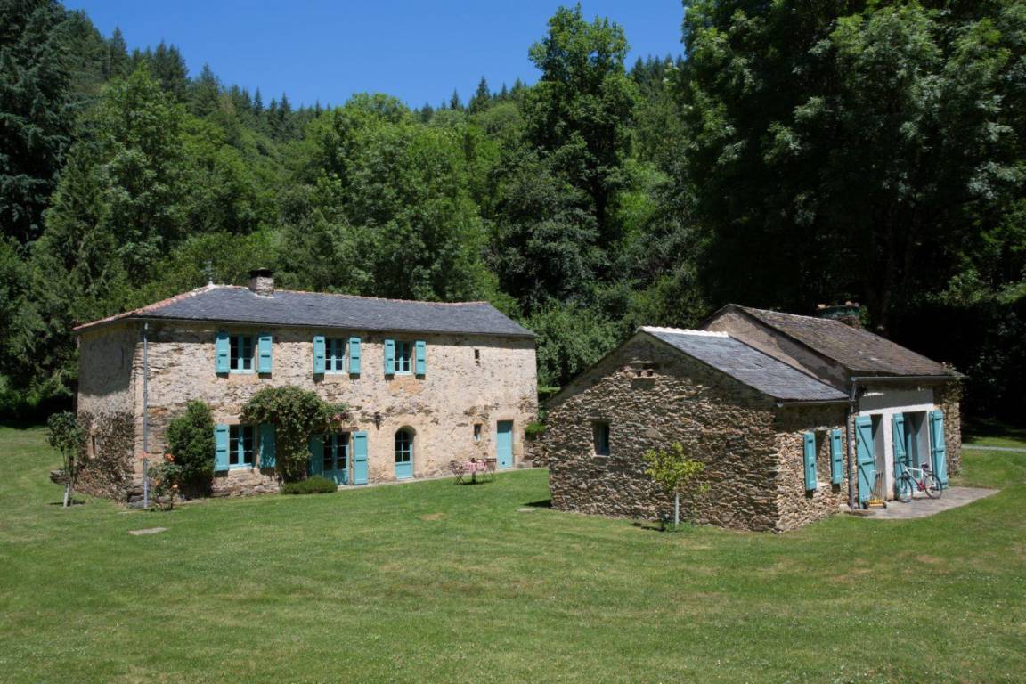 140 M² Gîte ∙ 4 Chambres ∙ 9 Personnes - Saint-Sernin-sur-Rance