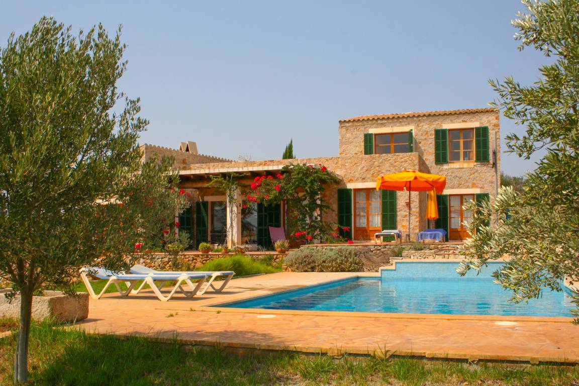 230 M² Ferienhaus ∙ 3 Schlafzimmer ∙ 6 Gäste - Cala Bona