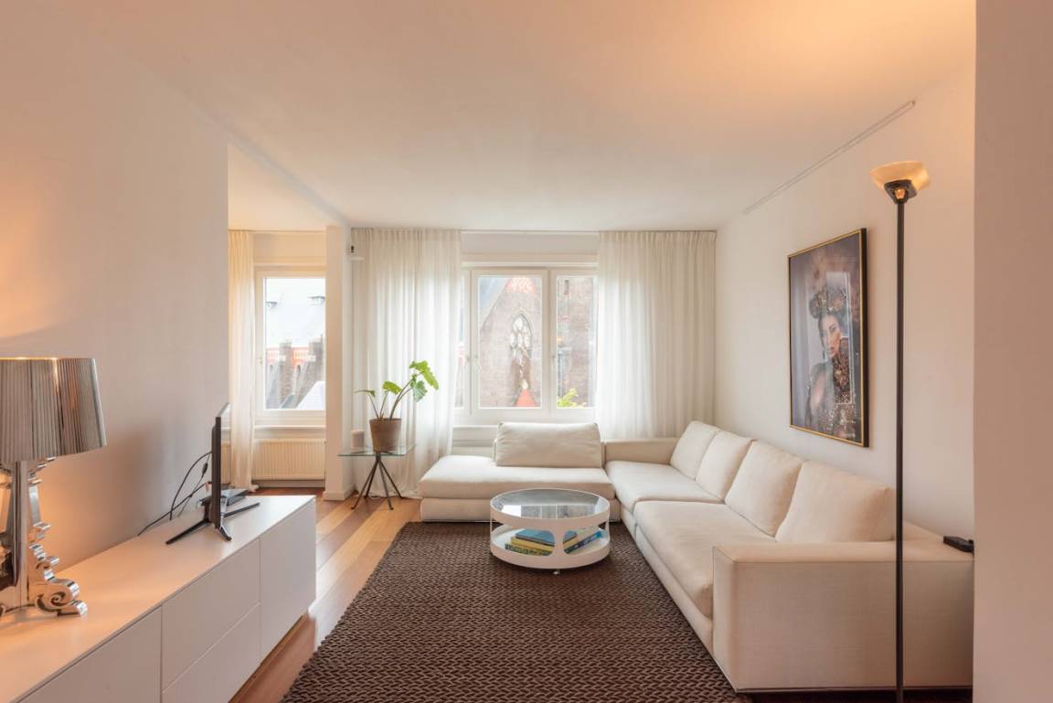 100 M² Apartment ∙ 2 Bedrooms ∙ 4 Guests - Diemen