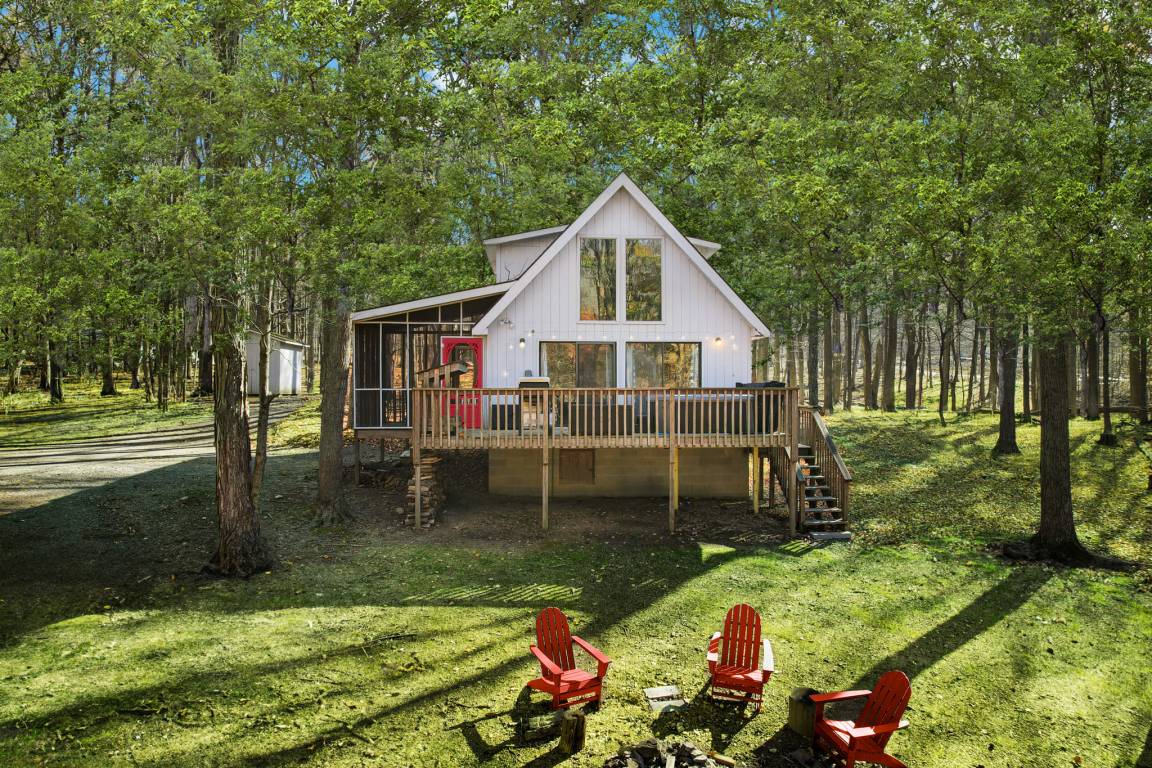 101 M² Cabin ∙ 3 Bedrooms ∙ 6 Guests - Berkeley Springs, WV