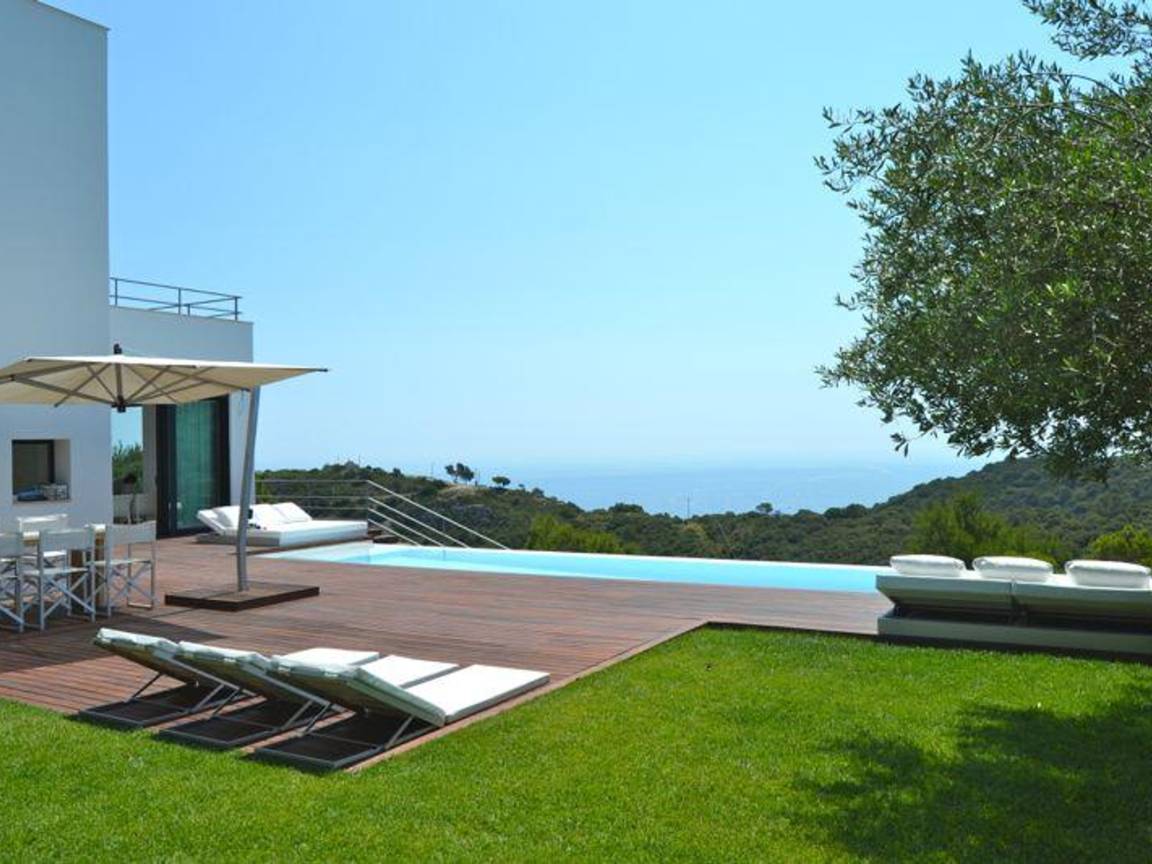 450 M² Cottage ∙ 5 Bedrooms ∙ 10 Guests - Spain