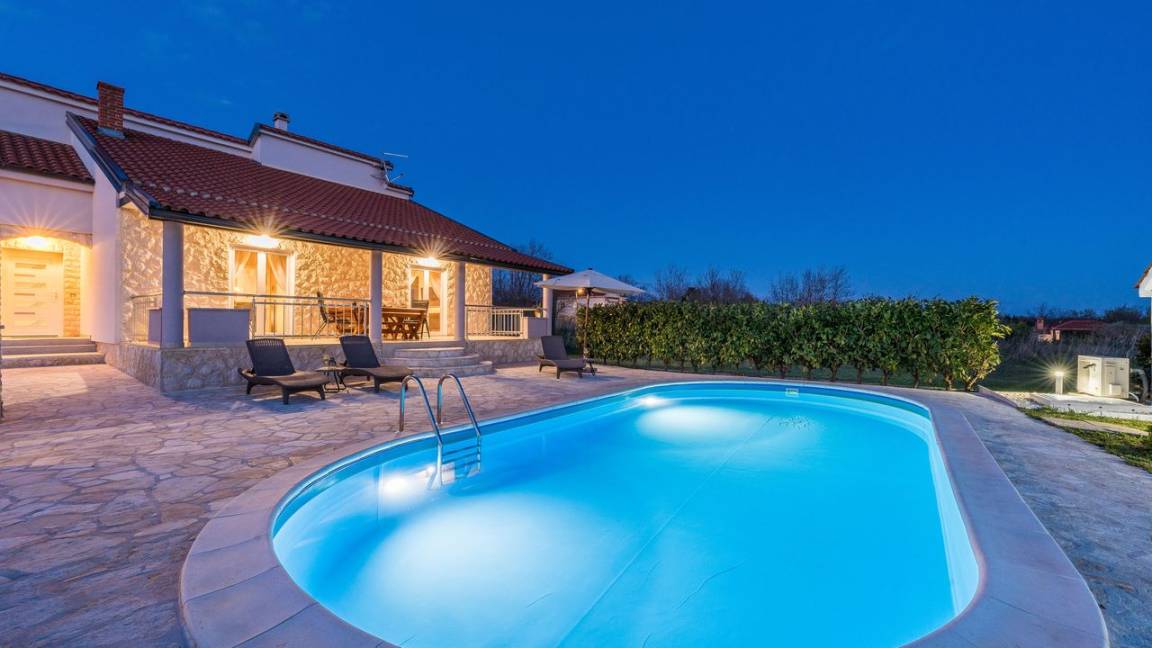 120 M² Ferienhaus ∙ 3 Schlafzimmer ∙ 8 Gäste - Nin