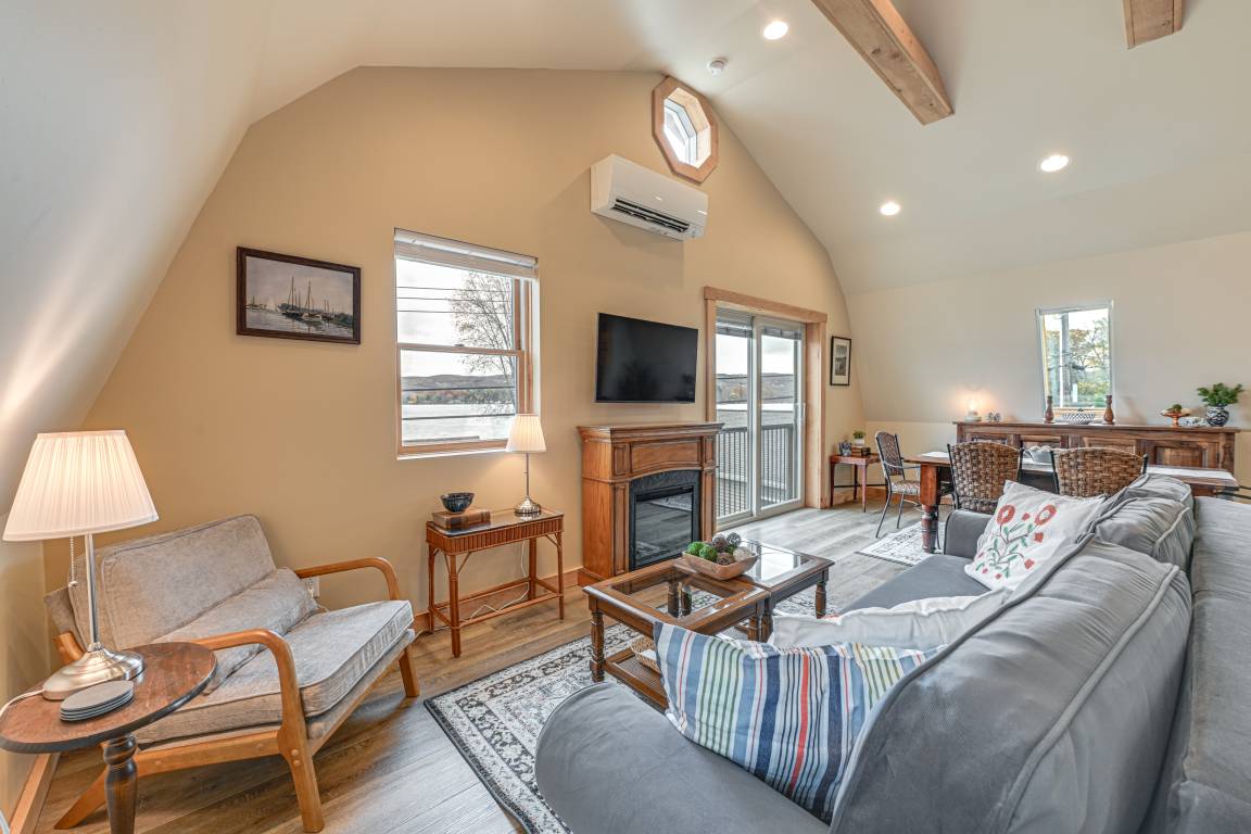 95 M² Cottage ∙ 2 Bedrooms ∙ 6 Guests - Finger Lakes, NY