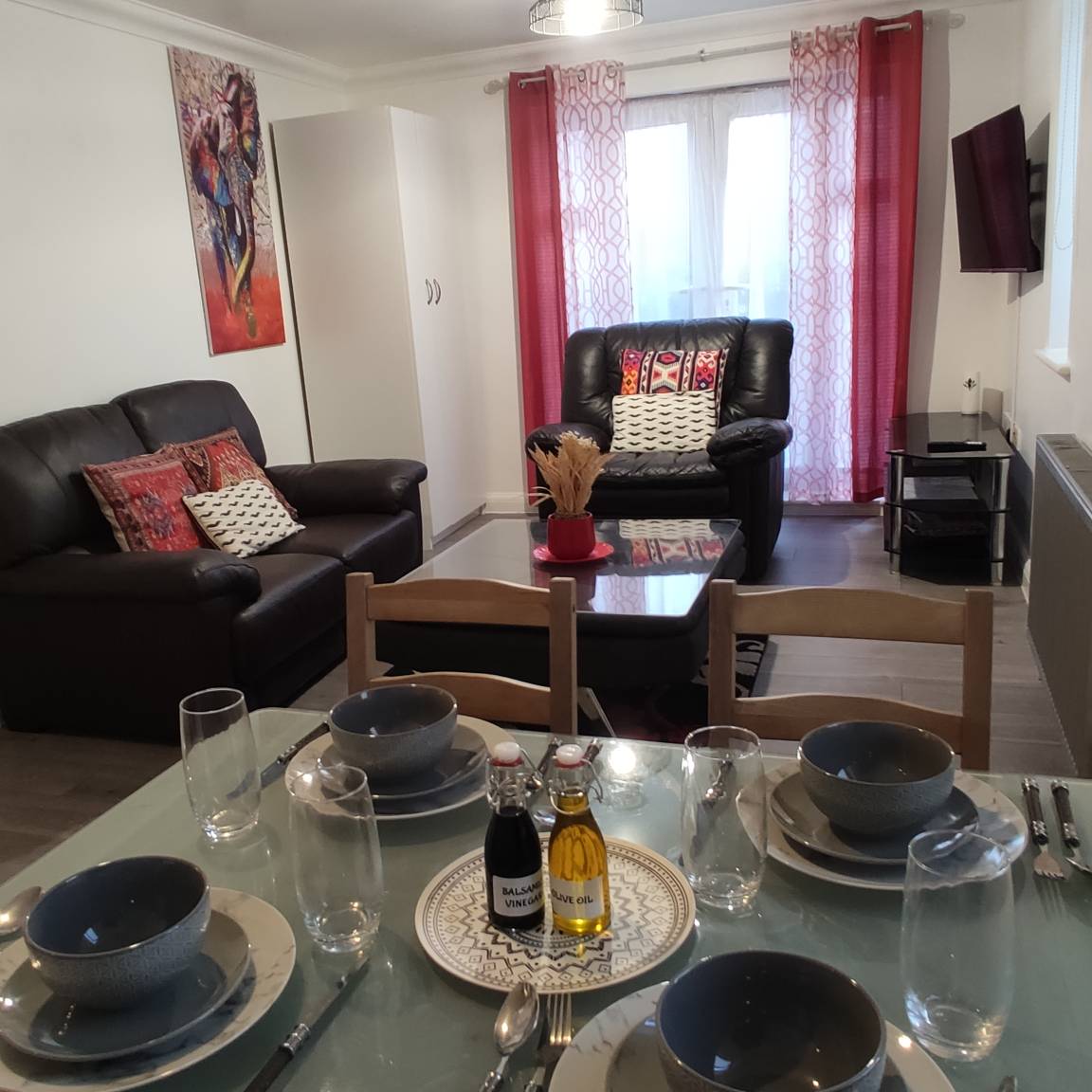 75 M² Apartment ∙ 2 Bedrooms ∙ 4 Guests - Brentwood