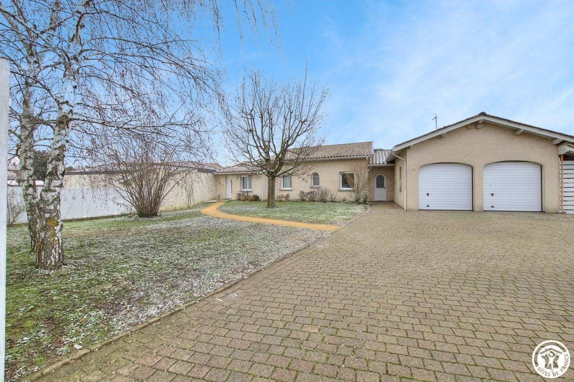 67 M² Gîte ∙ 1 Chambre ∙ 4 Personnes - Miribel