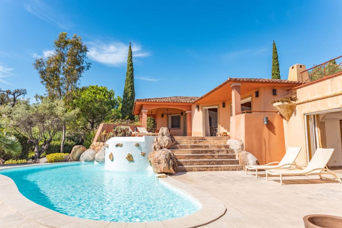 283 M² Villa ∙ 5 Slaapkamers ∙ 11 Gasten - Pinarellu