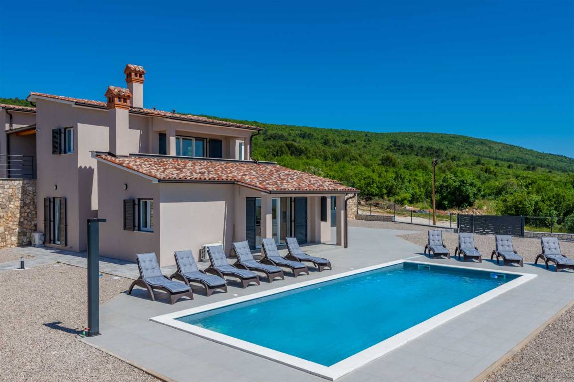 215 M² Villa ∙ 5 Schlafzimmer ∙ 10 Gäste - Rabac