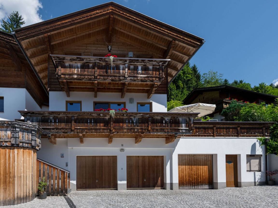 110 M² Chalet ∙ 4 Schlafzimmer ∙ 8 Gäste - Maurach