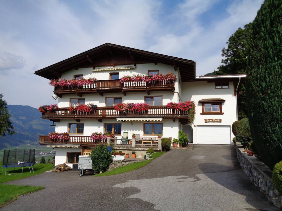 95 M² Ferienwohnung ∙ 3 Schlafzimmer ∙ 6 Gäste - Zillertal