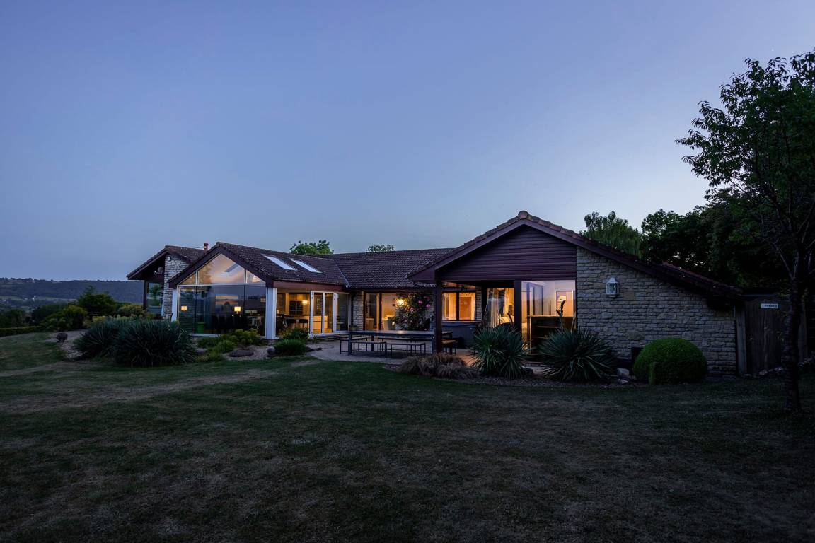 Cottage ∙ 4 Bedrooms ∙ 16 Guests - Bristol Airport (BRS)