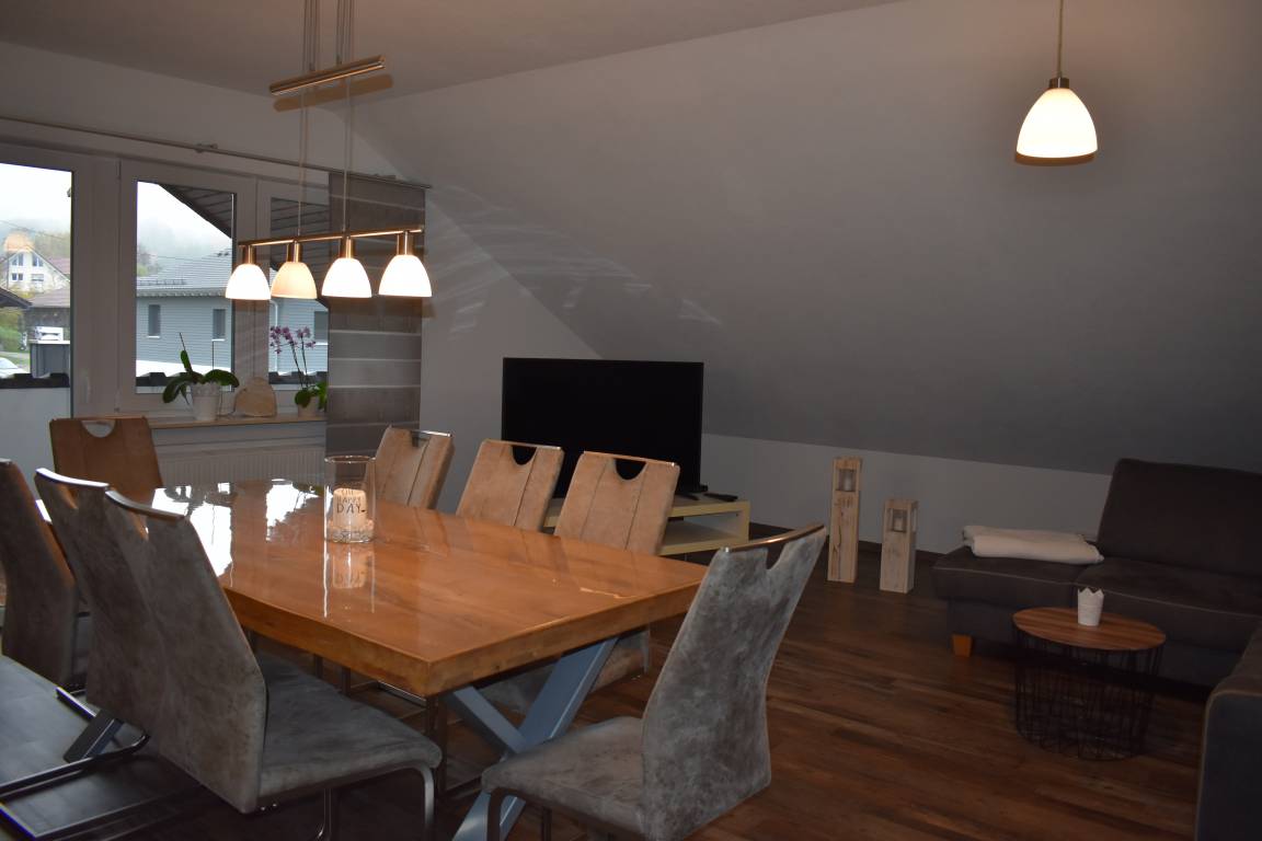 100 M² Apartment ∙ 3 Bedrooms ∙ 8 Guests - Offenburg