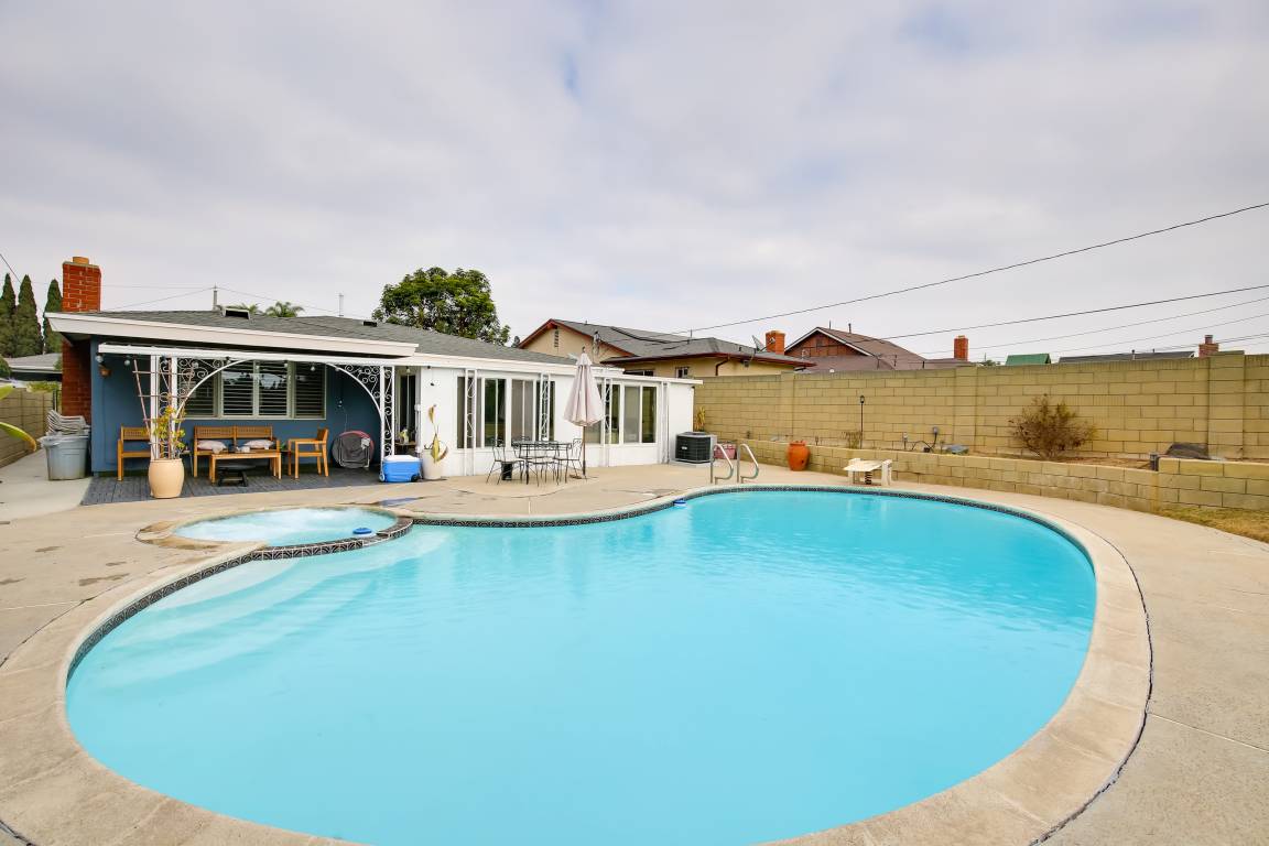 143 M² House ∙ 3 Bedrooms ∙ 6 Guests - Carson, CA