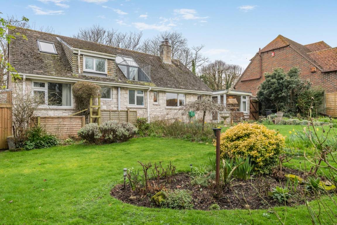 Cottage ∙ 4 Bedrooms ∙ 6 Guests - Lulworth Cove