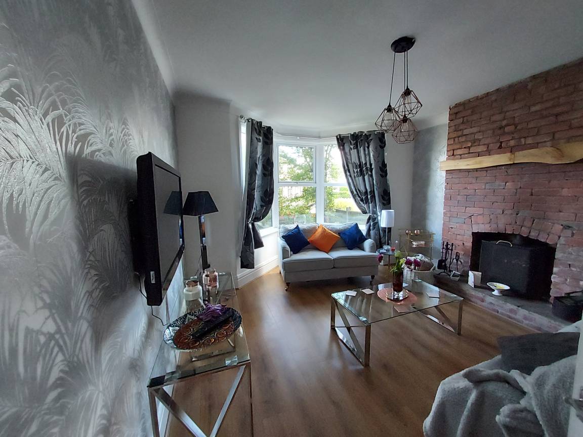 75 M² Apartment ∙ 2 Bedrooms ∙ 3 Guests - Morecambe