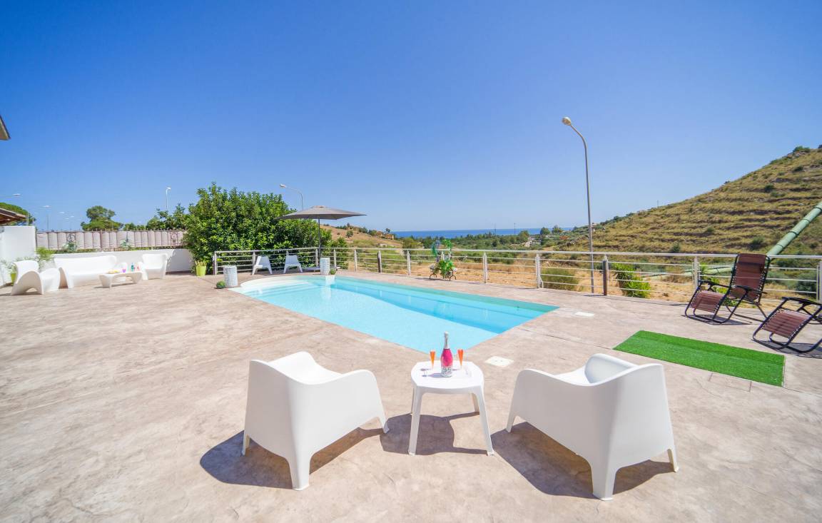 100 M² Huis ∙ 3 Slaapkamers ∙ 8 Gasten - Trabia