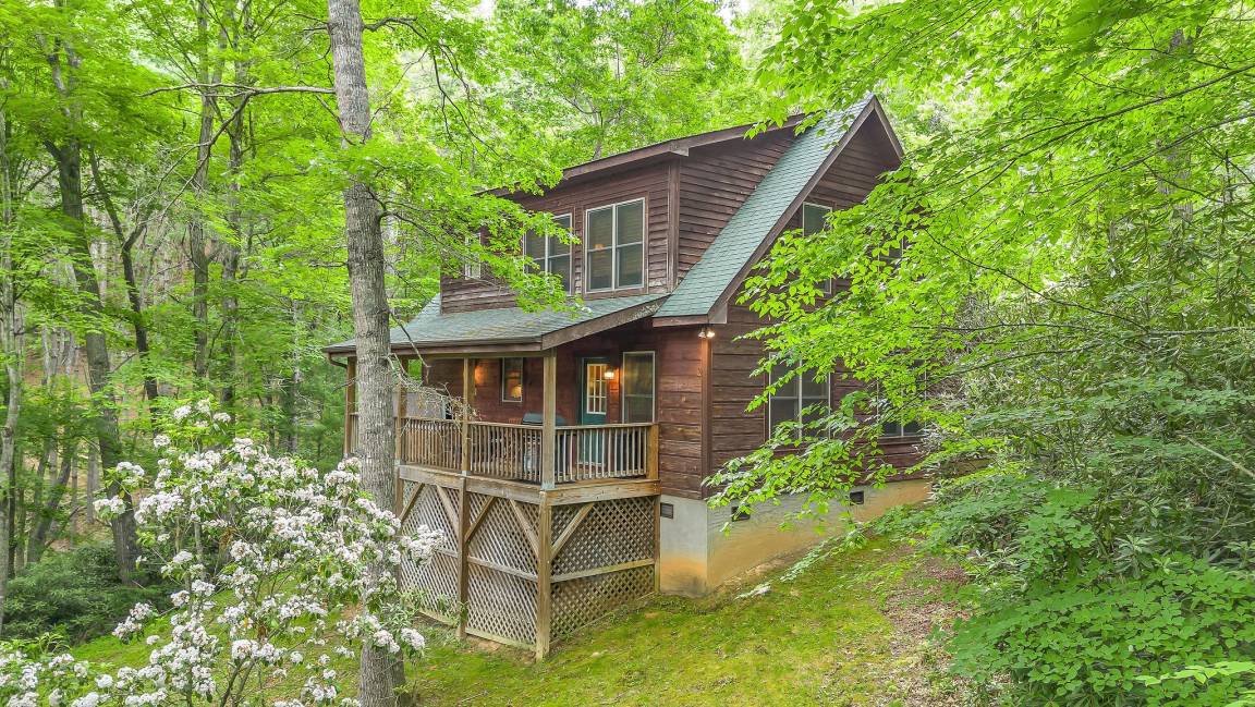 Cabin ∙ 2 Bedrooms ∙ 6 Guests - West Jefferson, NC