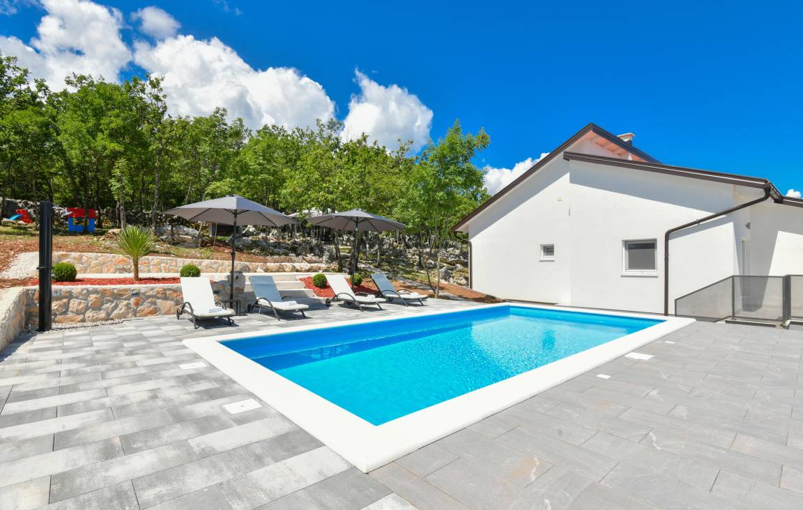 92 M² House ∙ 2 Bedrooms ∙ 6 Guests - Makarska Riviera
