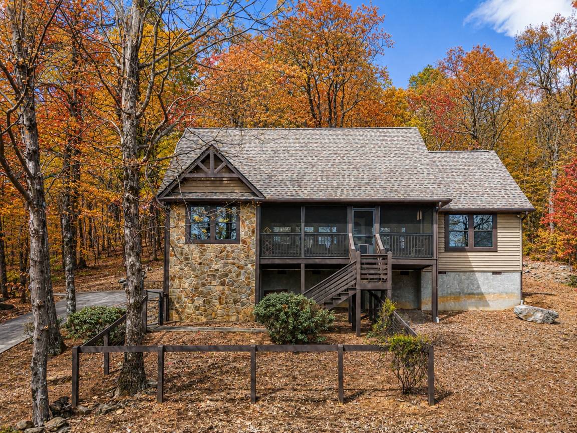 117 M² House ∙ 3 Bedrooms ∙ 6 Guests - Tryon, NC