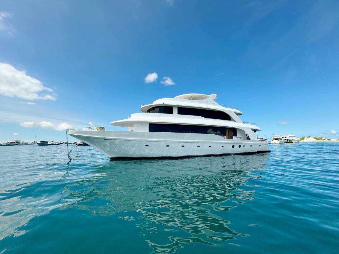 30 M² Houseboat ∙ 10 Bedrooms ∙ 18 Guests - Maldives