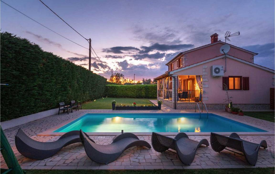 135 M² House ∙ 3 Bedrooms ∙ 6 Guests - Vrsar