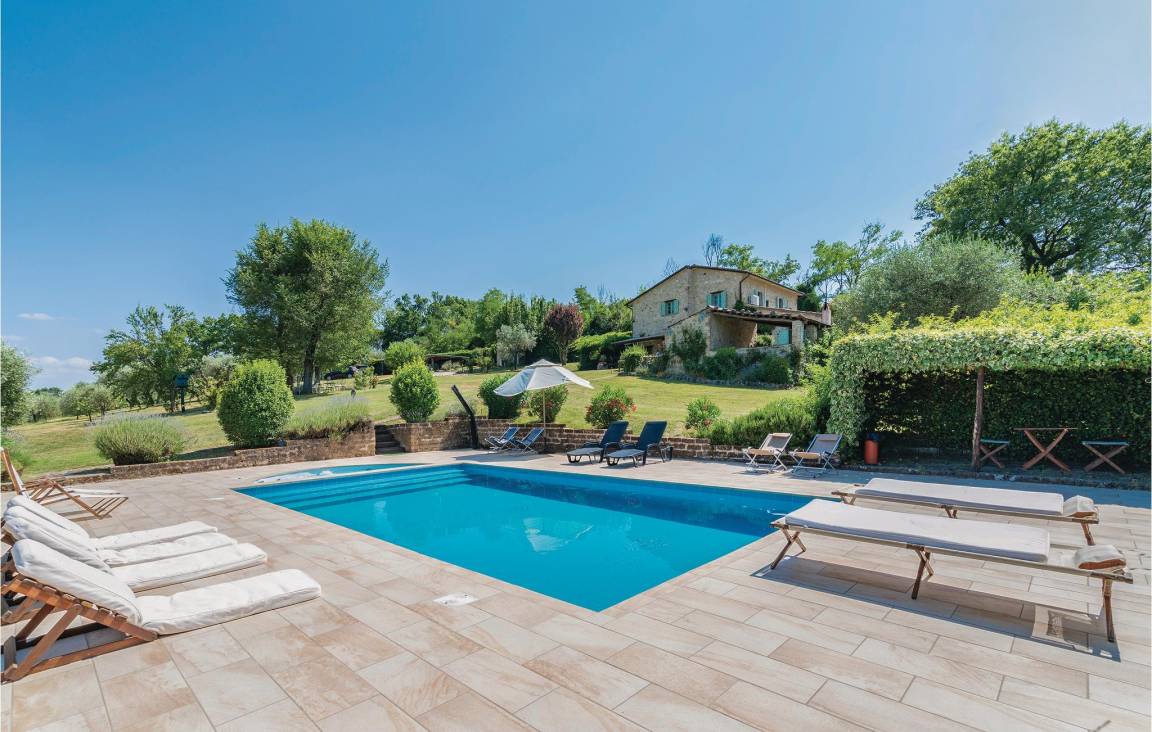 250 M² House ∙ 5 Bedrooms ∙ 9 Guests - Umbria